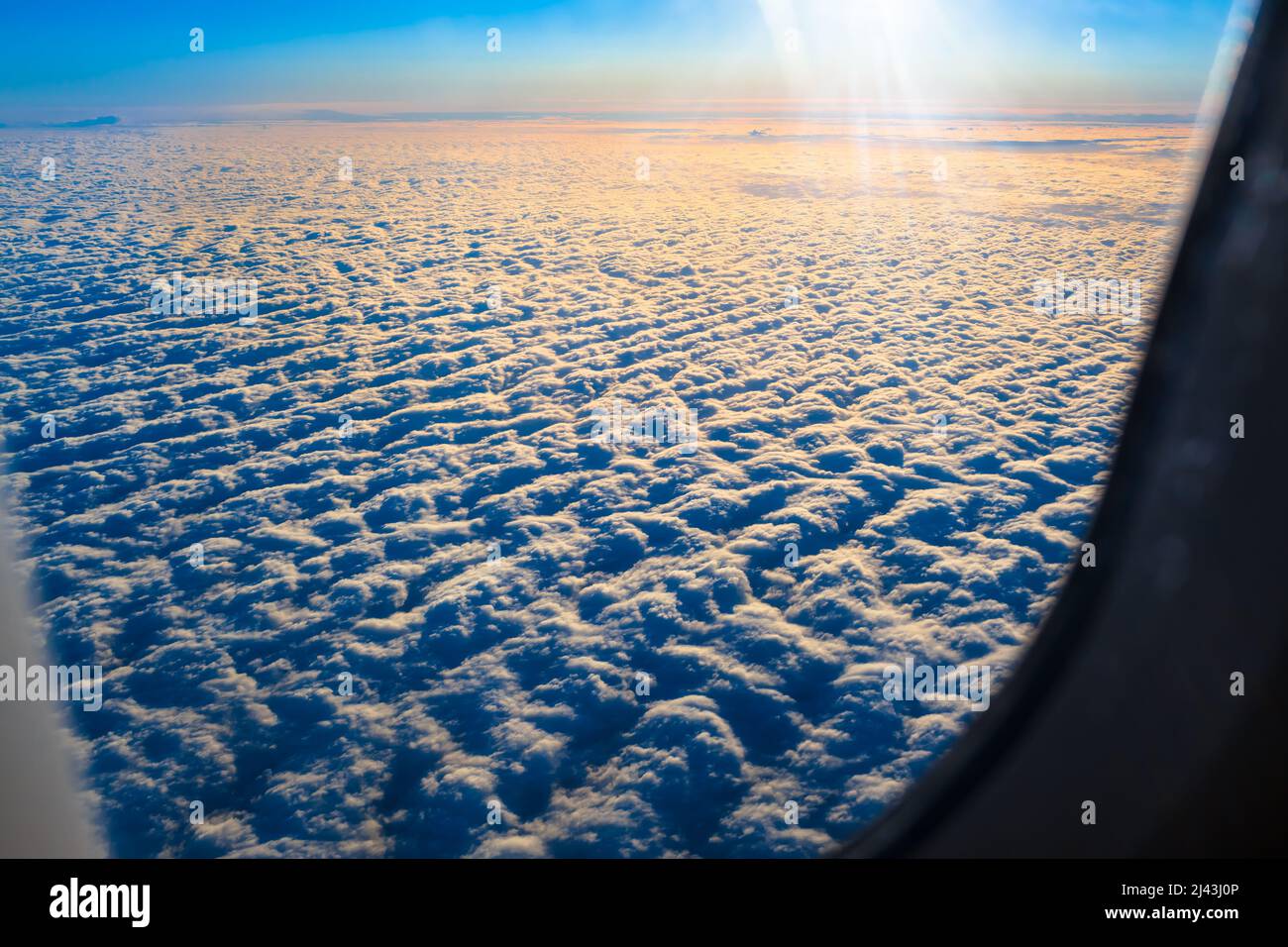 View sun rising airplane hi-res stock photography and images - Alamy