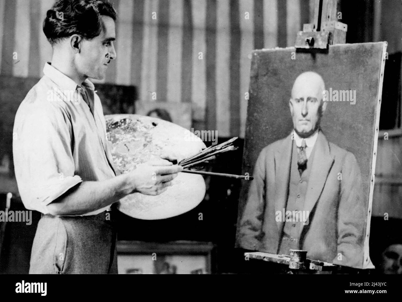 H. Hanke on work on a Portrait. February 17, 1935 Stock Photo - Alamy