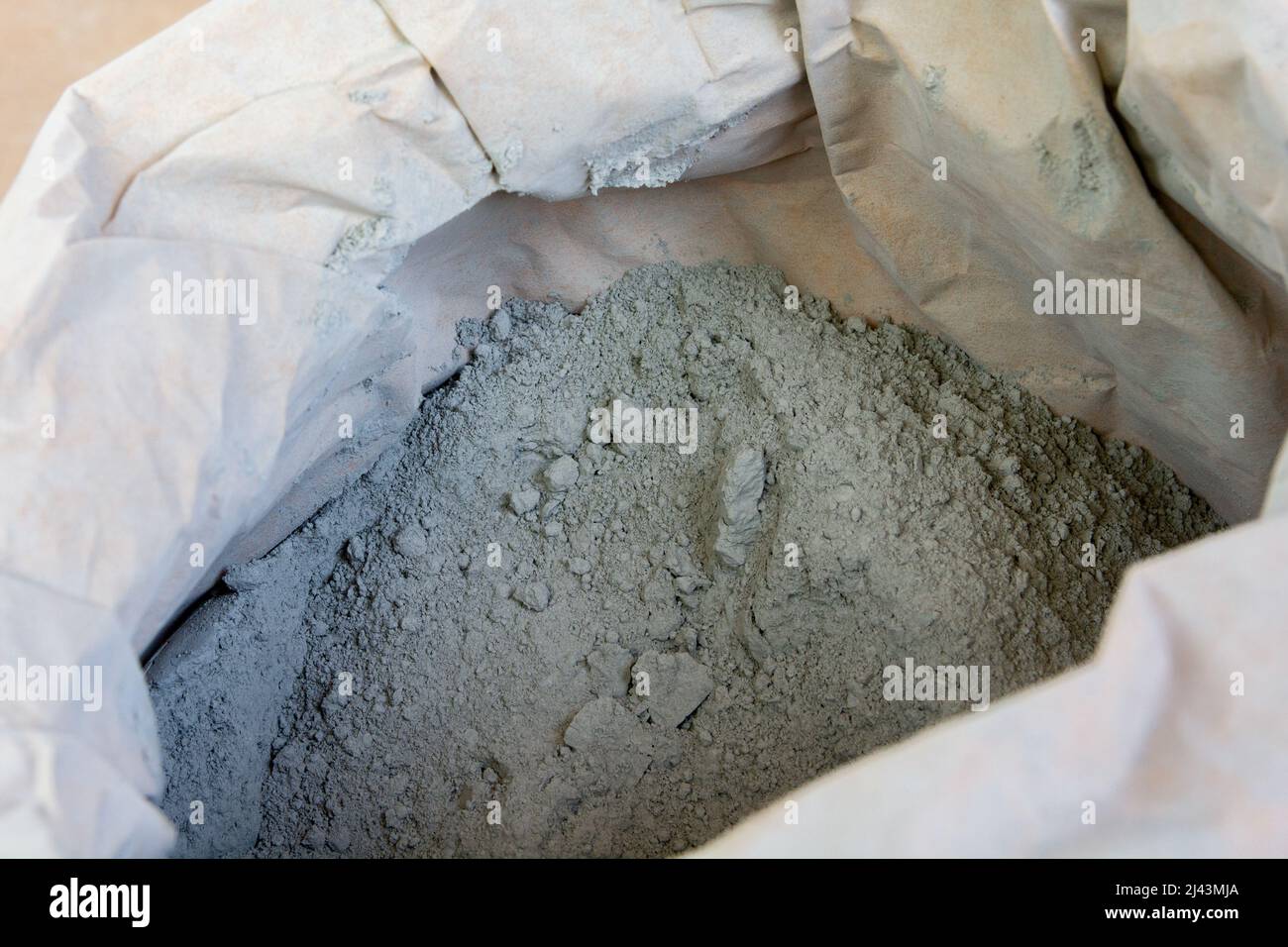 Cement powder hi-res stock photography and images - Alamy