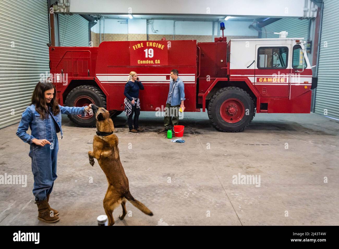 DAKOTA, from left: Lola Sultan, Abbie Cornish, Tim Rozon, 2022 ...