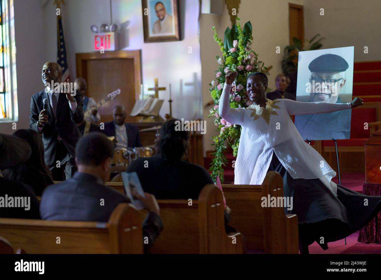 LIFE & BETH, (aka LIFE AND BETH), Leo Finnie (in large photo ...