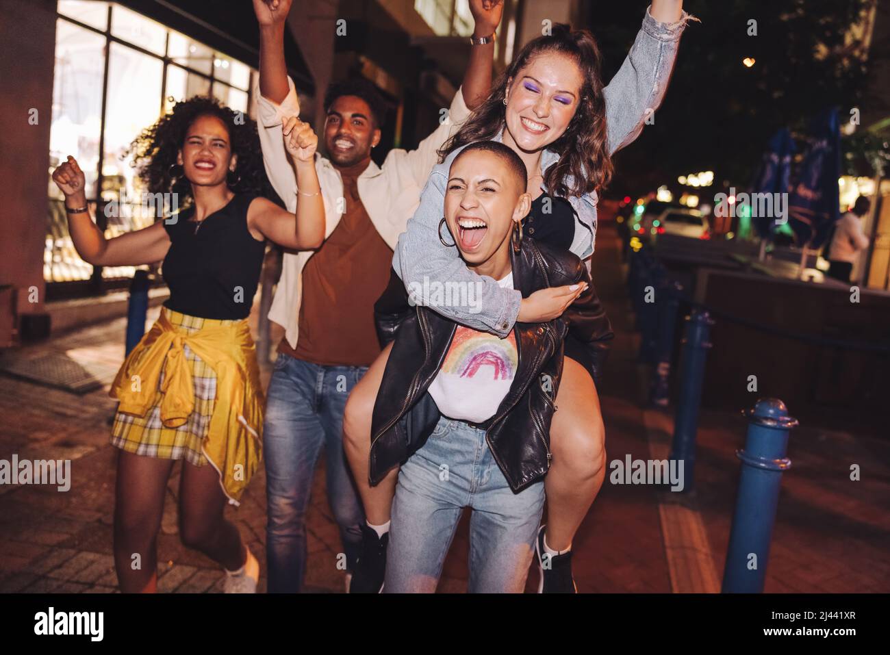 Girlfriends out together hi-res stock photography and images - Alamy
