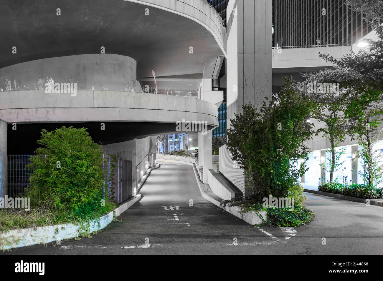 Spiral ramp parking garage hi-res stock photography and images - Alamy