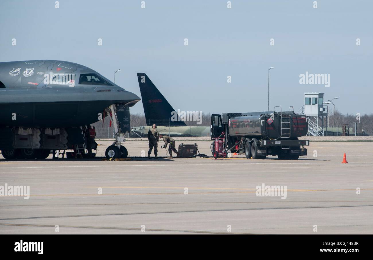 Members of the 509th Bomb Wing Aircraft Maintenance Squadron and 509th ...