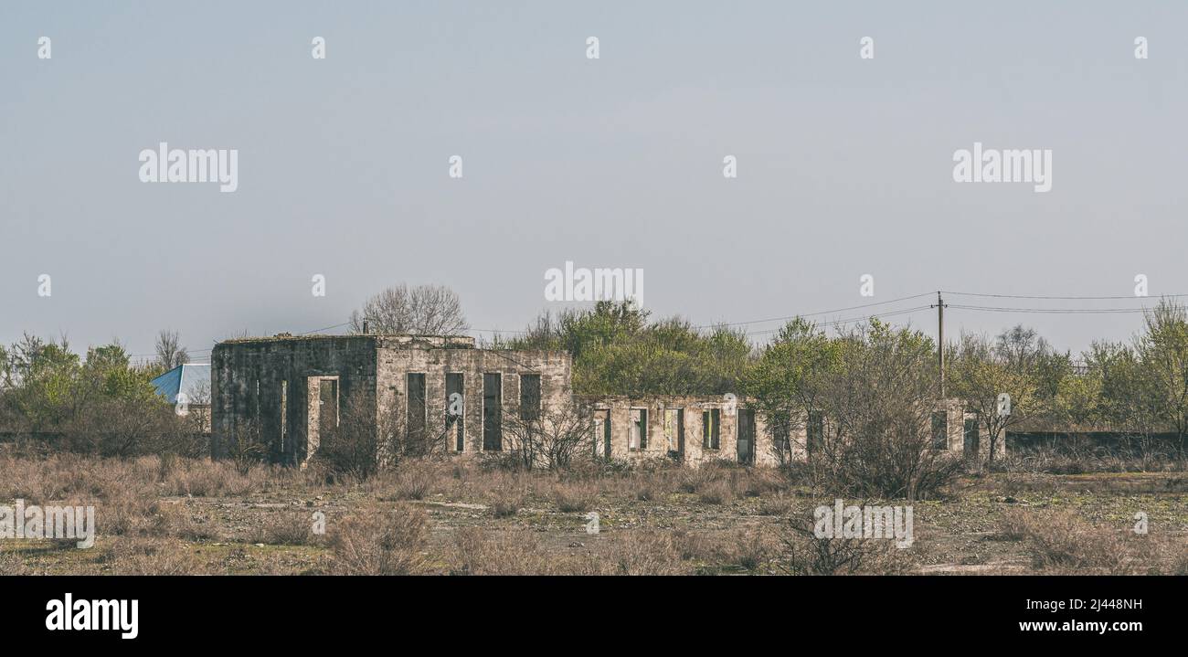 Destroyed shack hi-res stock photography and images - Alamy