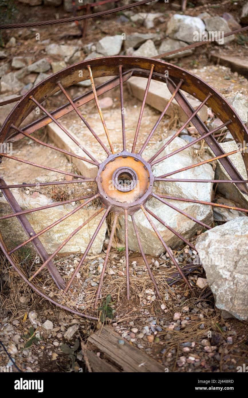Old West wagon wheel Stock Photo - Alamy