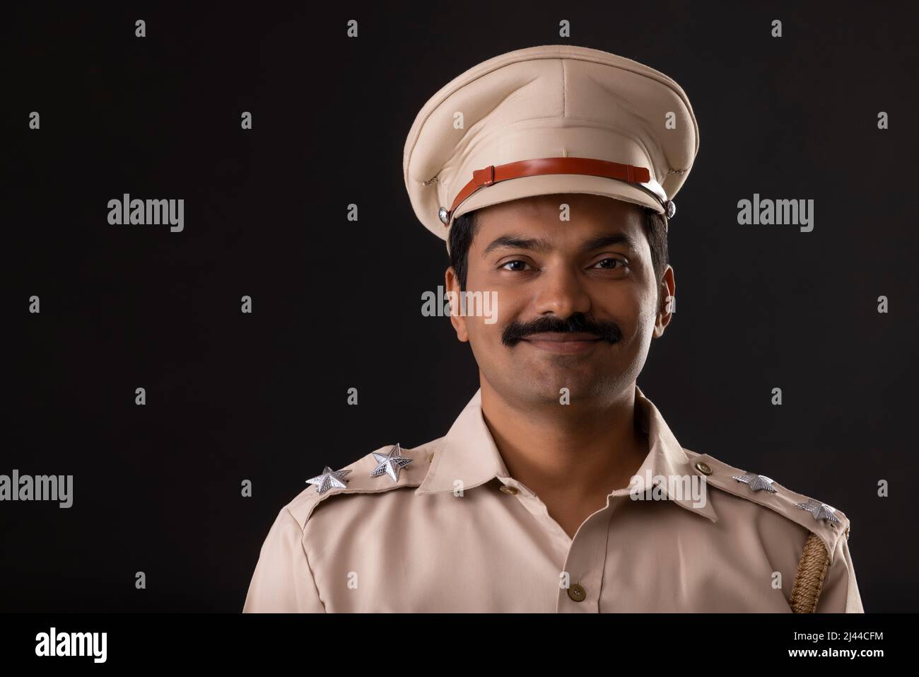 Close-up portrait of an Indian policeman Stock Photo - Alamy