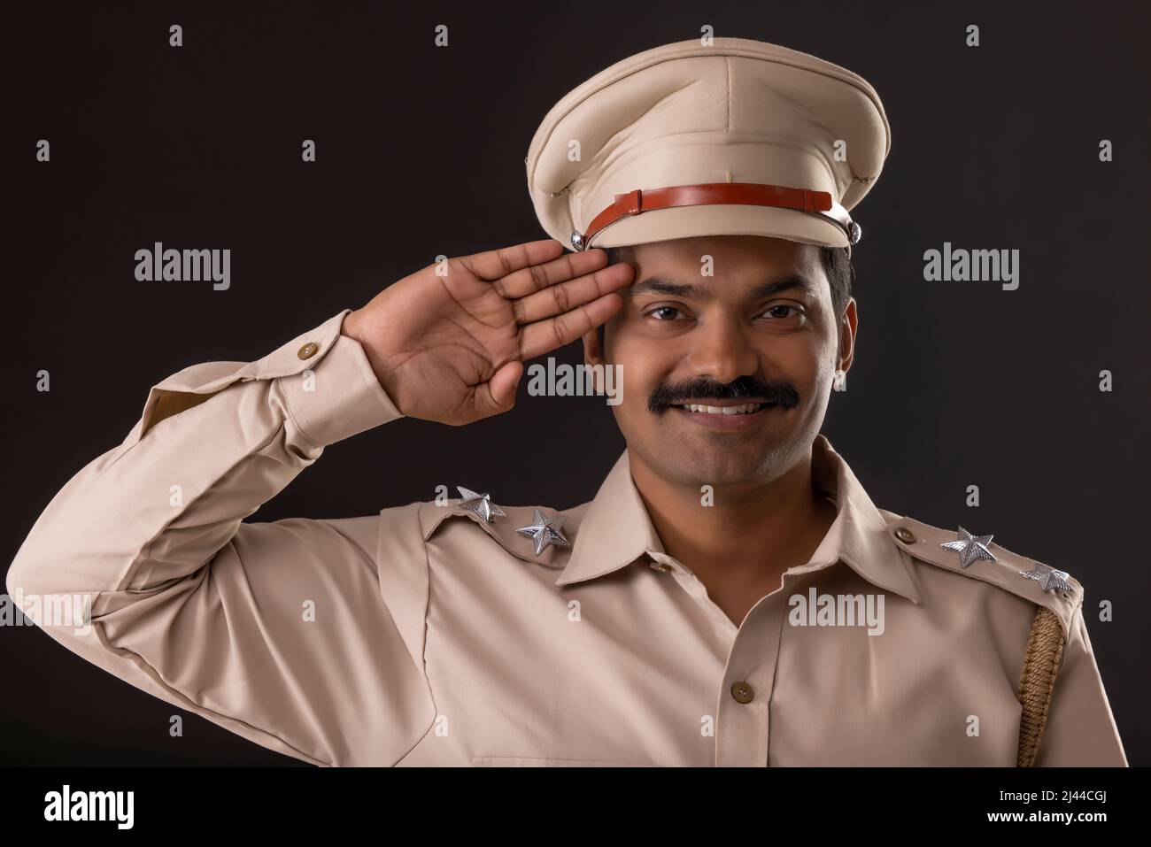 Portrait indian policeman saluting hi-res stock photography and images ... Portrait indian policeman saluting hi-res stock photography and images ...