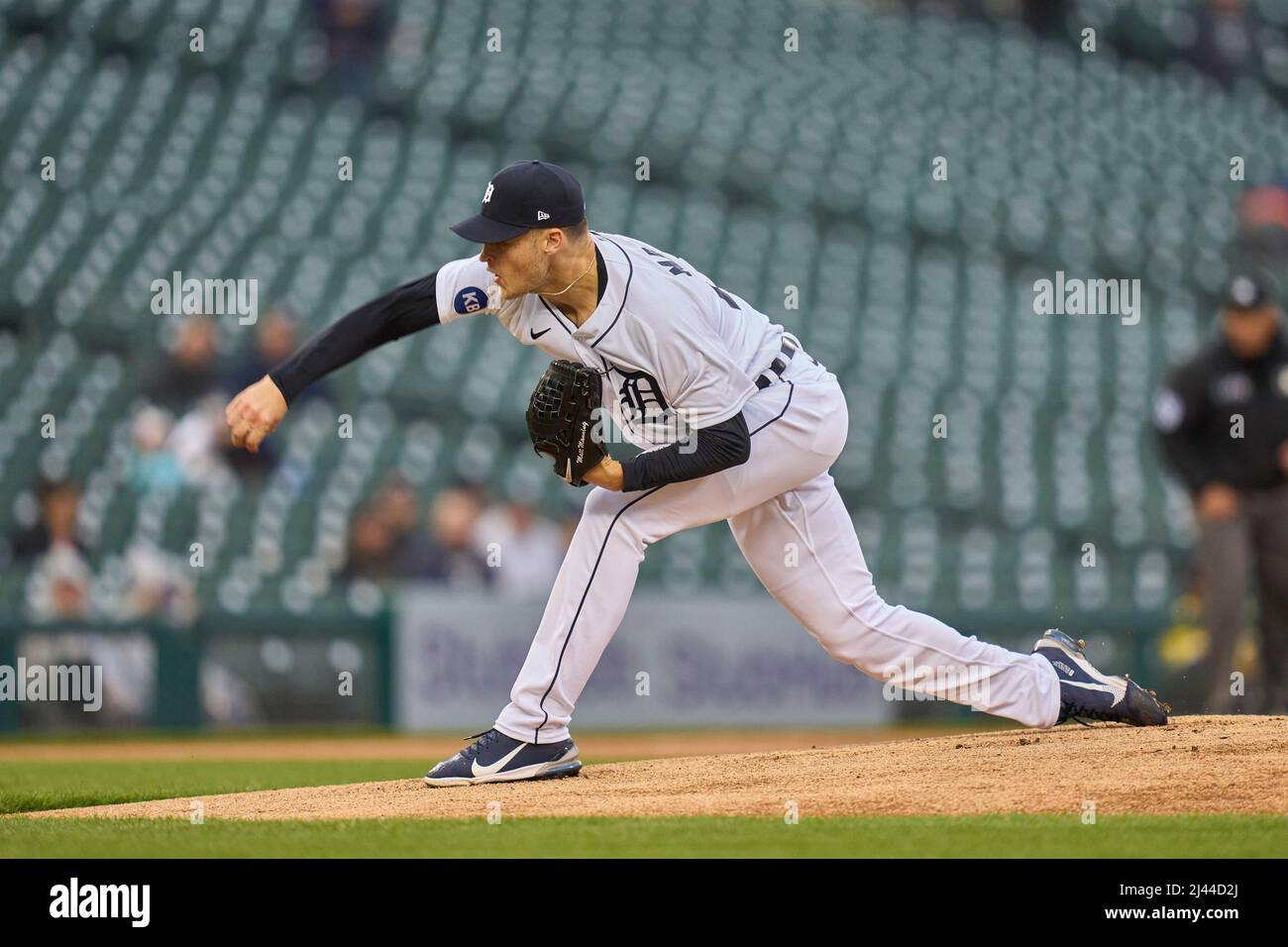 Matt manning throws pitch mlb game hi-res stock photography and images ...