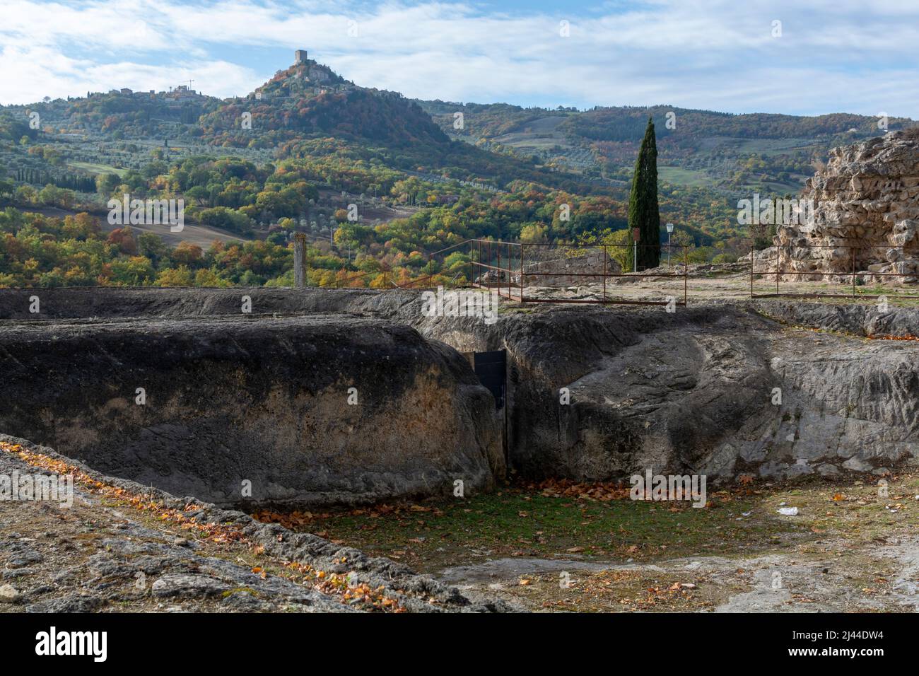Ancient hot thermal springs and pool in nature park Dei Mulini, Bagno ...