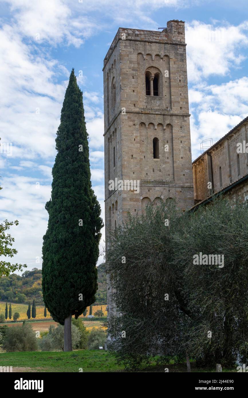 Walking on hills near Abbazia Sant'Antimo, Montalcino, Tuscany, Italy ...