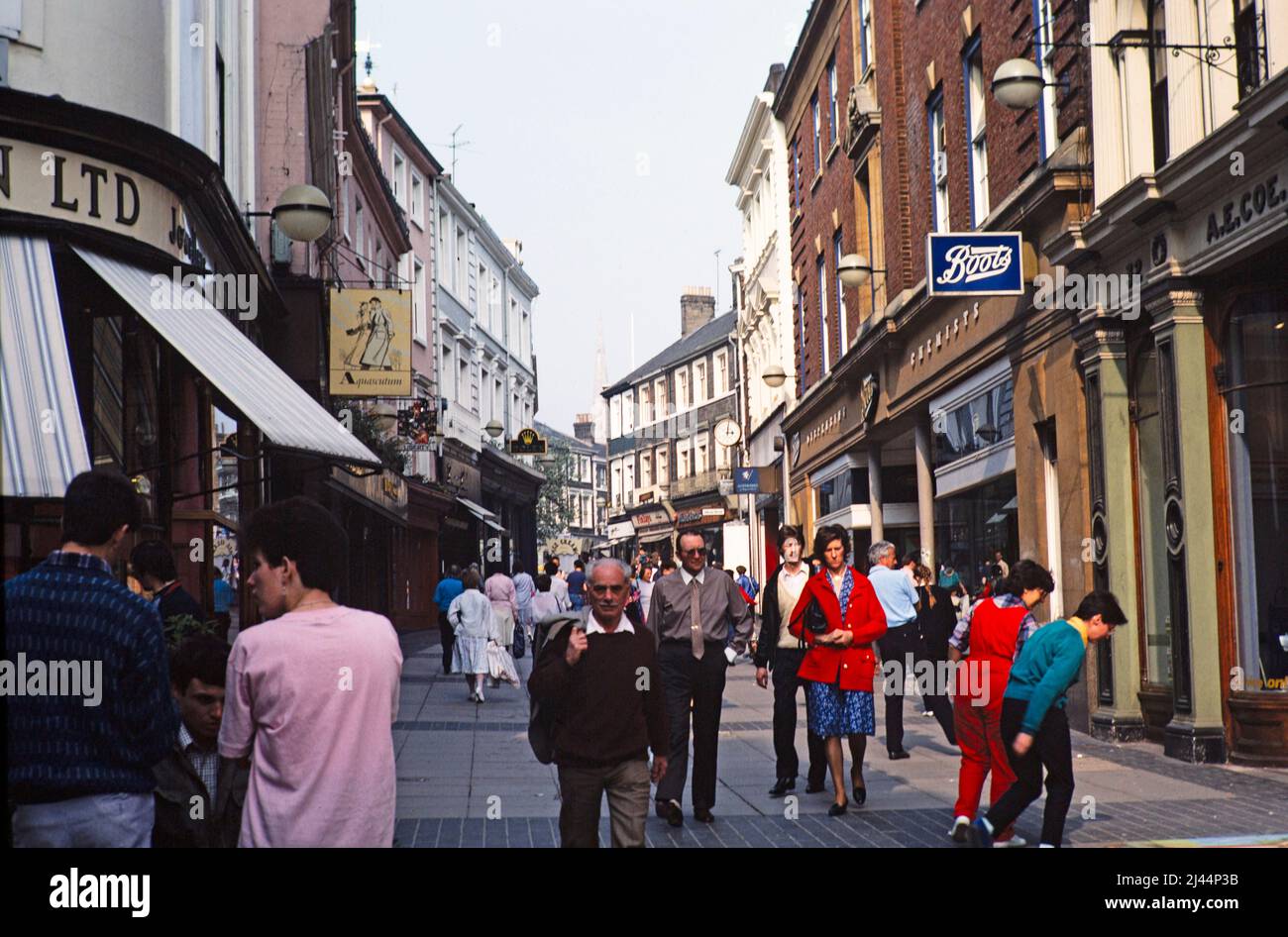 Shoppers walking along pedestrianised London Street, Norwich, Norfolk ...