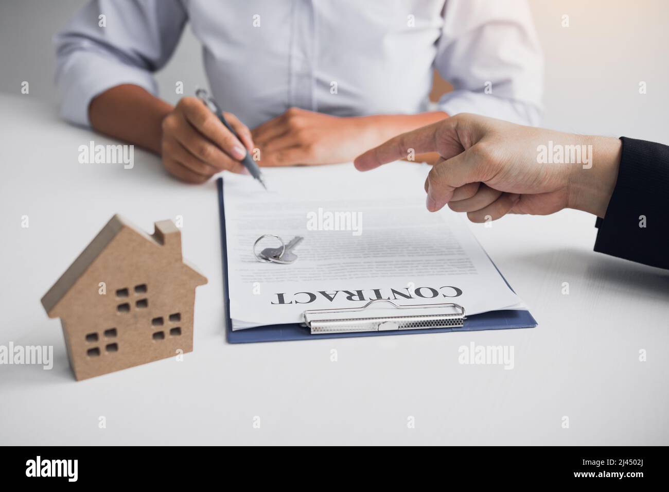 Insurance brokers are pointing to insurance contract signing and are ...