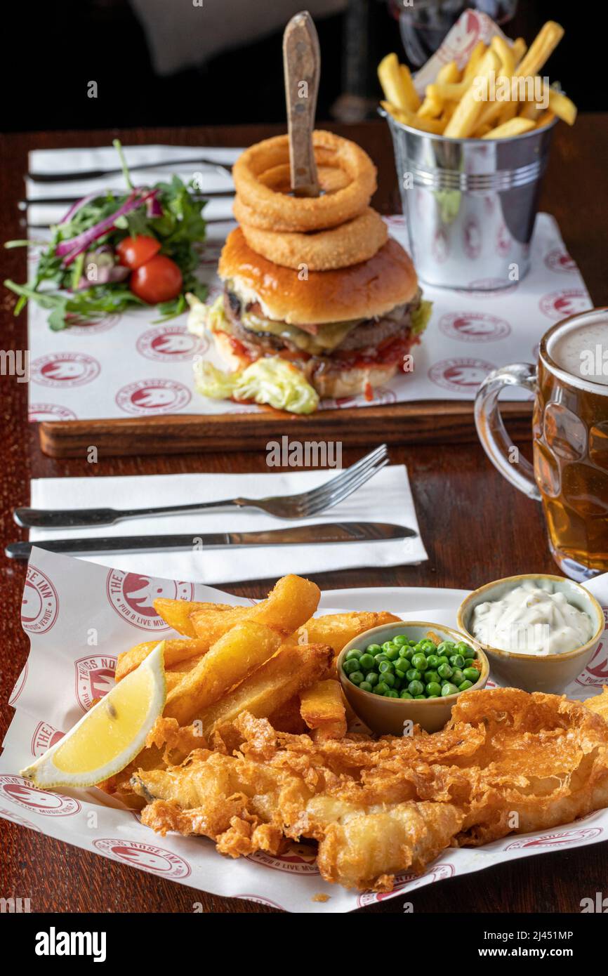 Gastro pub chips hi-res stock photography and images - Alamy