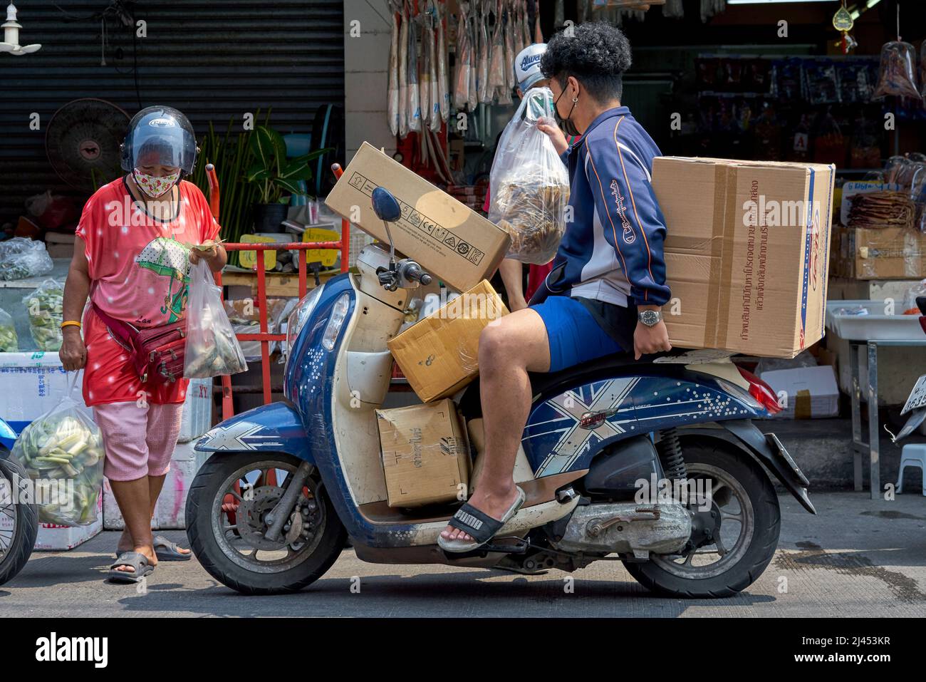 Motorbike asia overloaded hi-res stock photography and images - Alamy