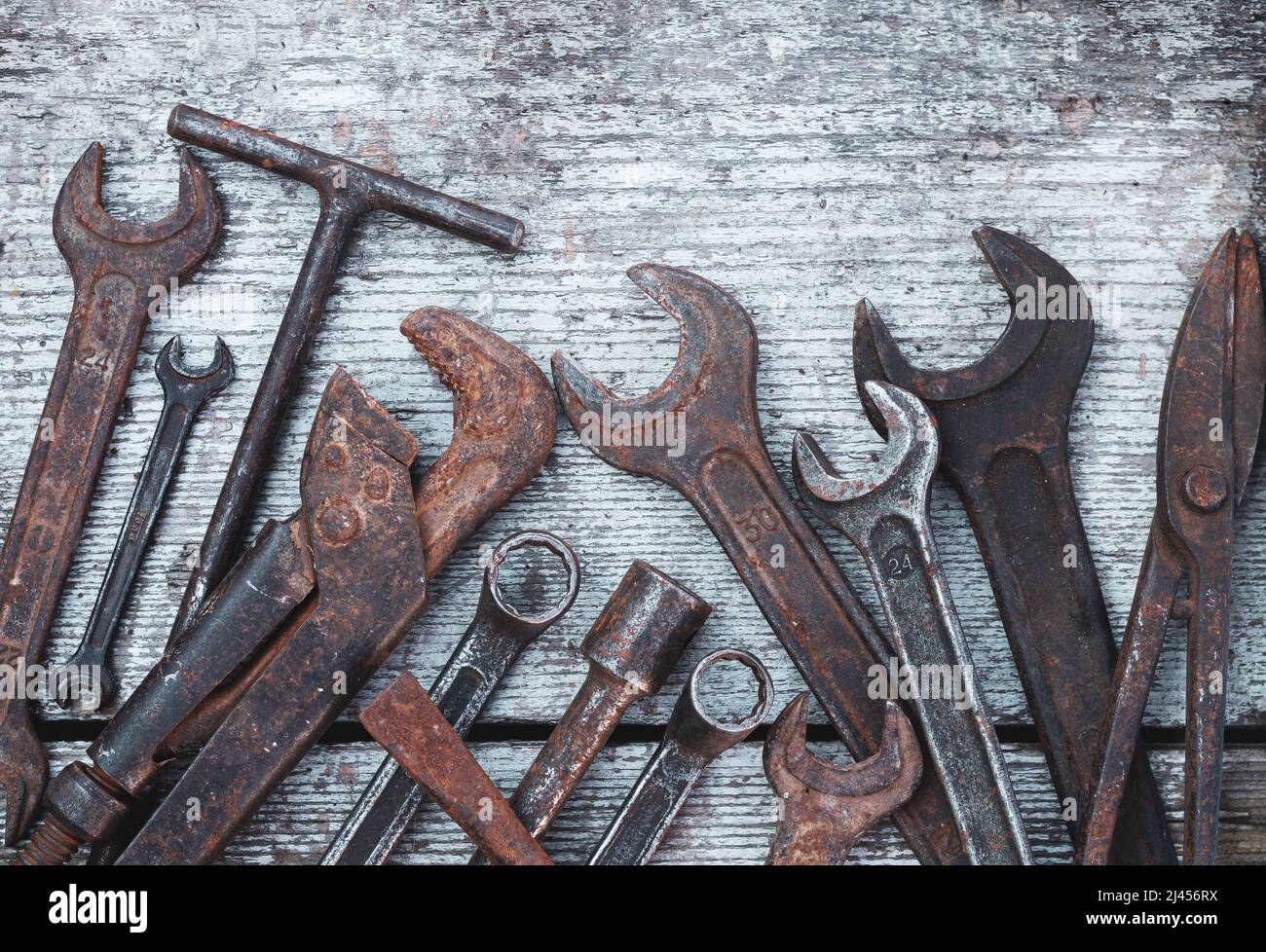 Rusty old garage tools hi-res stock photography and images - Alamy