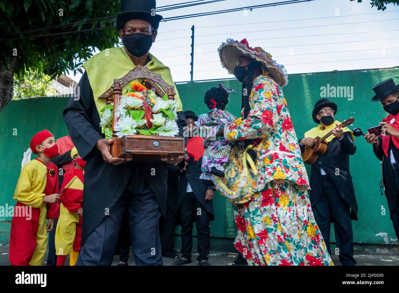 The palmeros of Chacao return to their traditional palm parade, after 2 ...