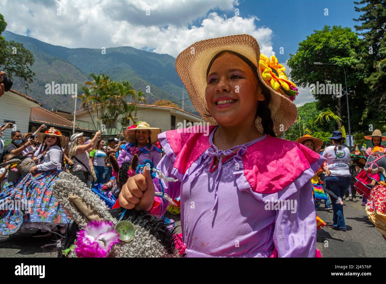 The palmeros of Chacao return to their traditional palm parade, after 2 ...