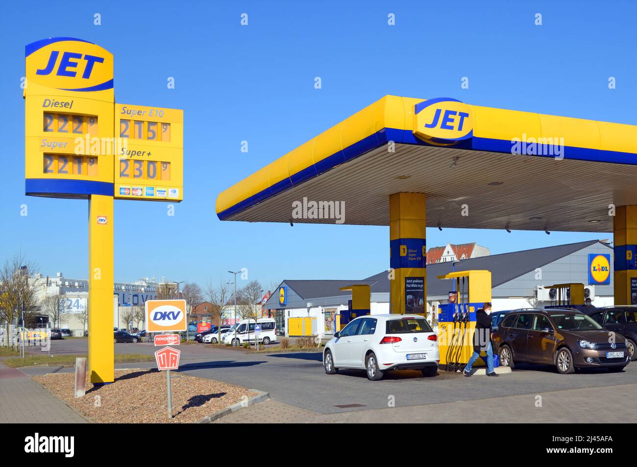 Kfz tankstelle hi-res stock photography and images - Alamy