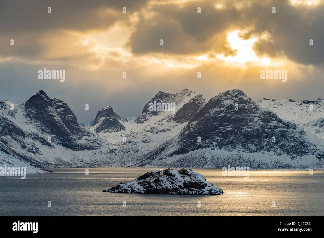 Lofoten norwegen insel hi-res stock photography and images - Alamy