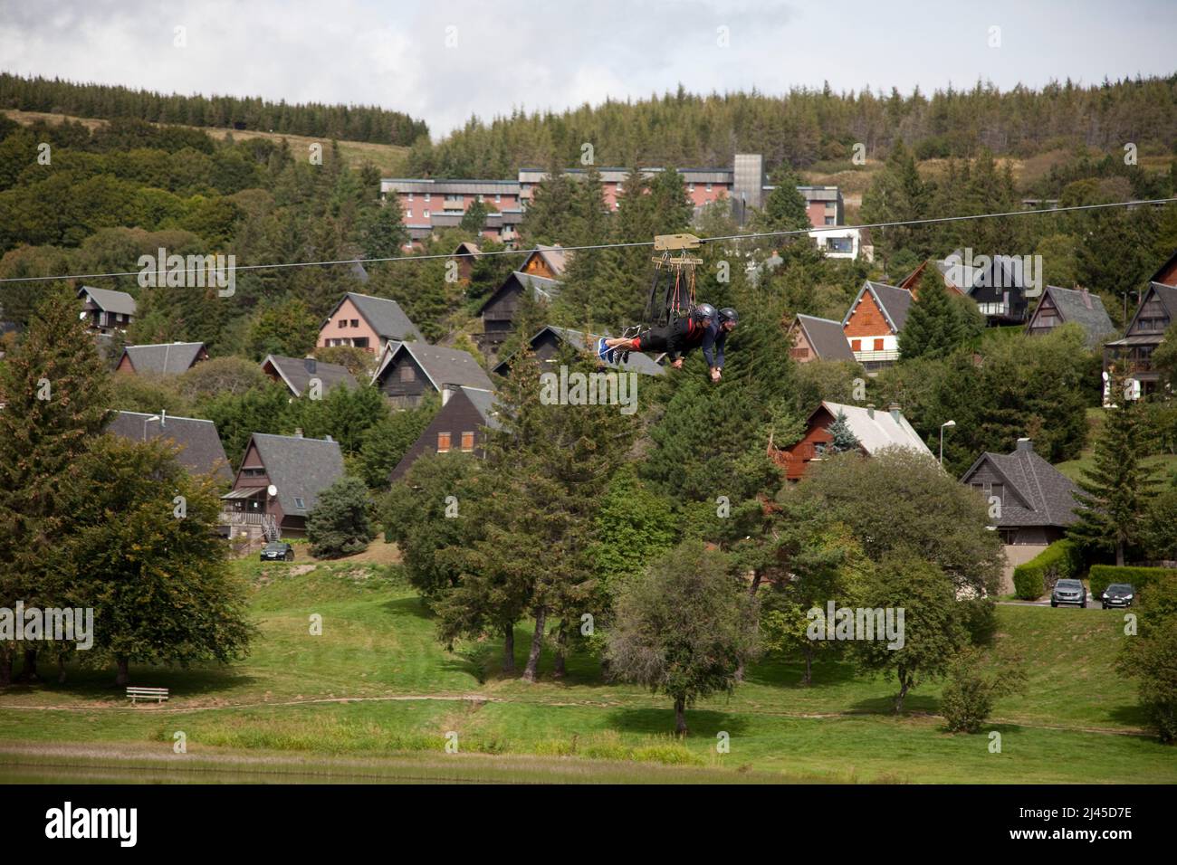 Fantasticable rope bridge hi-res stock photography and images - Alamy
