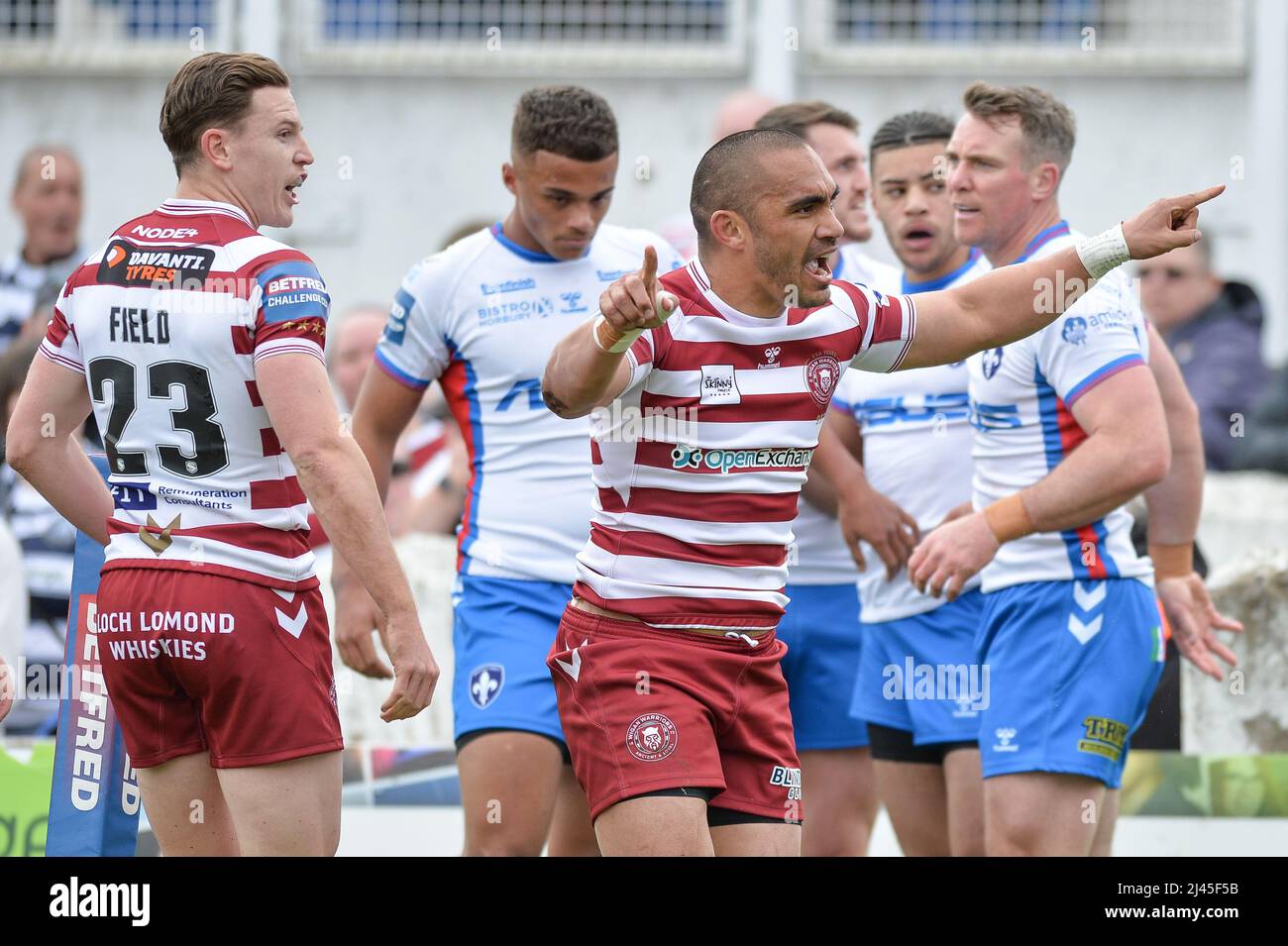 Football stadium screen uk hi-res stock photography and images - Alamy