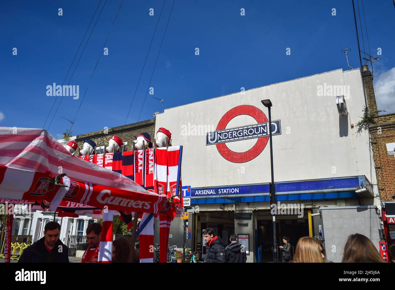 Arsenal london underground station hi-res stock photography and images ...