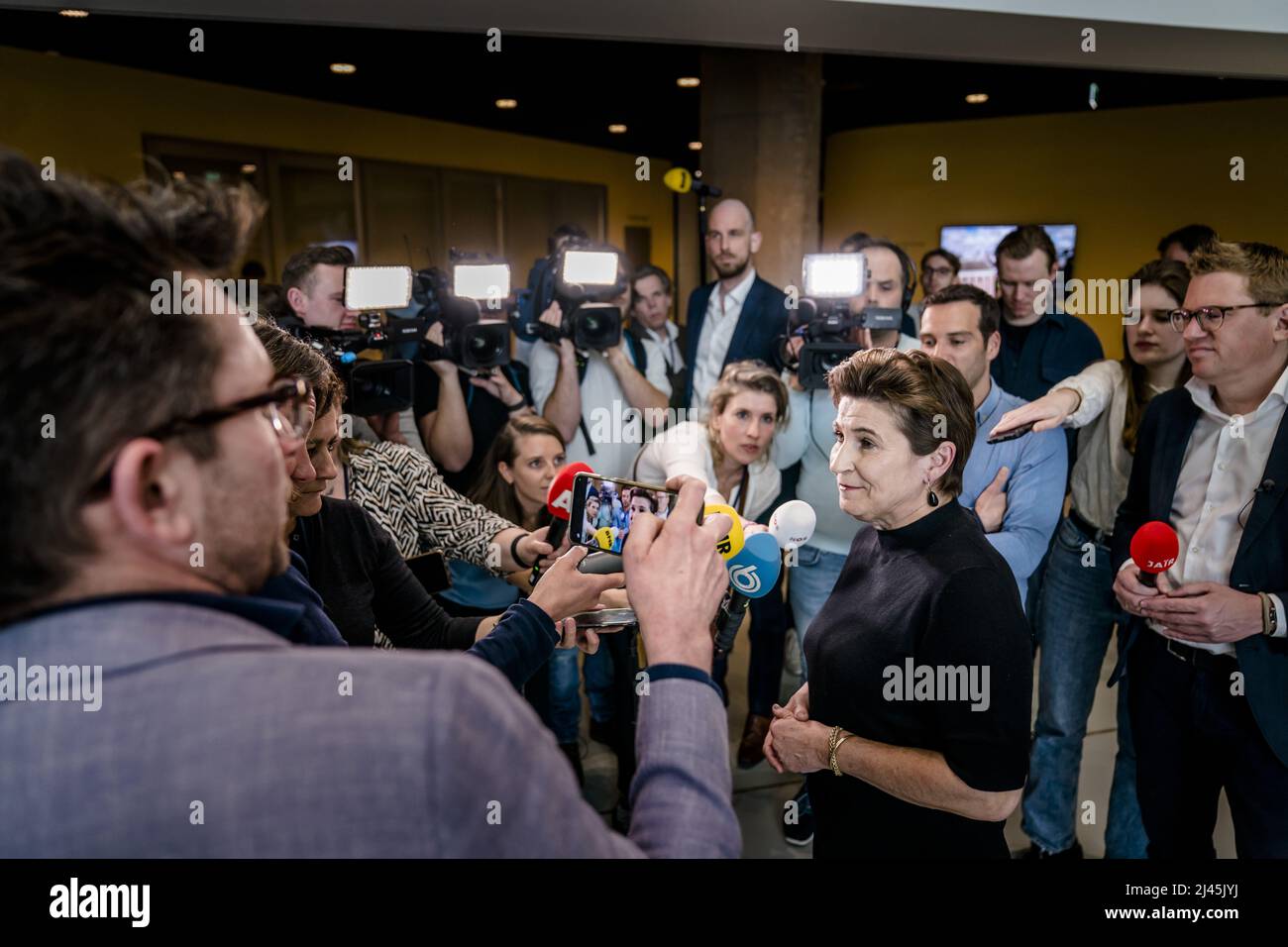 2022-04-12 11:43:56 THE HAGUE - Lilianne Ploumen gives an explanation ...