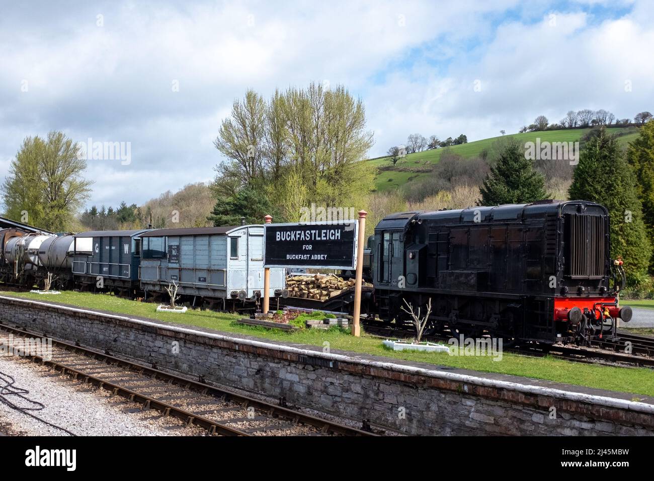 Class 09 Diesel Electric Shunter by Buckfastleigh station sign Stock ...