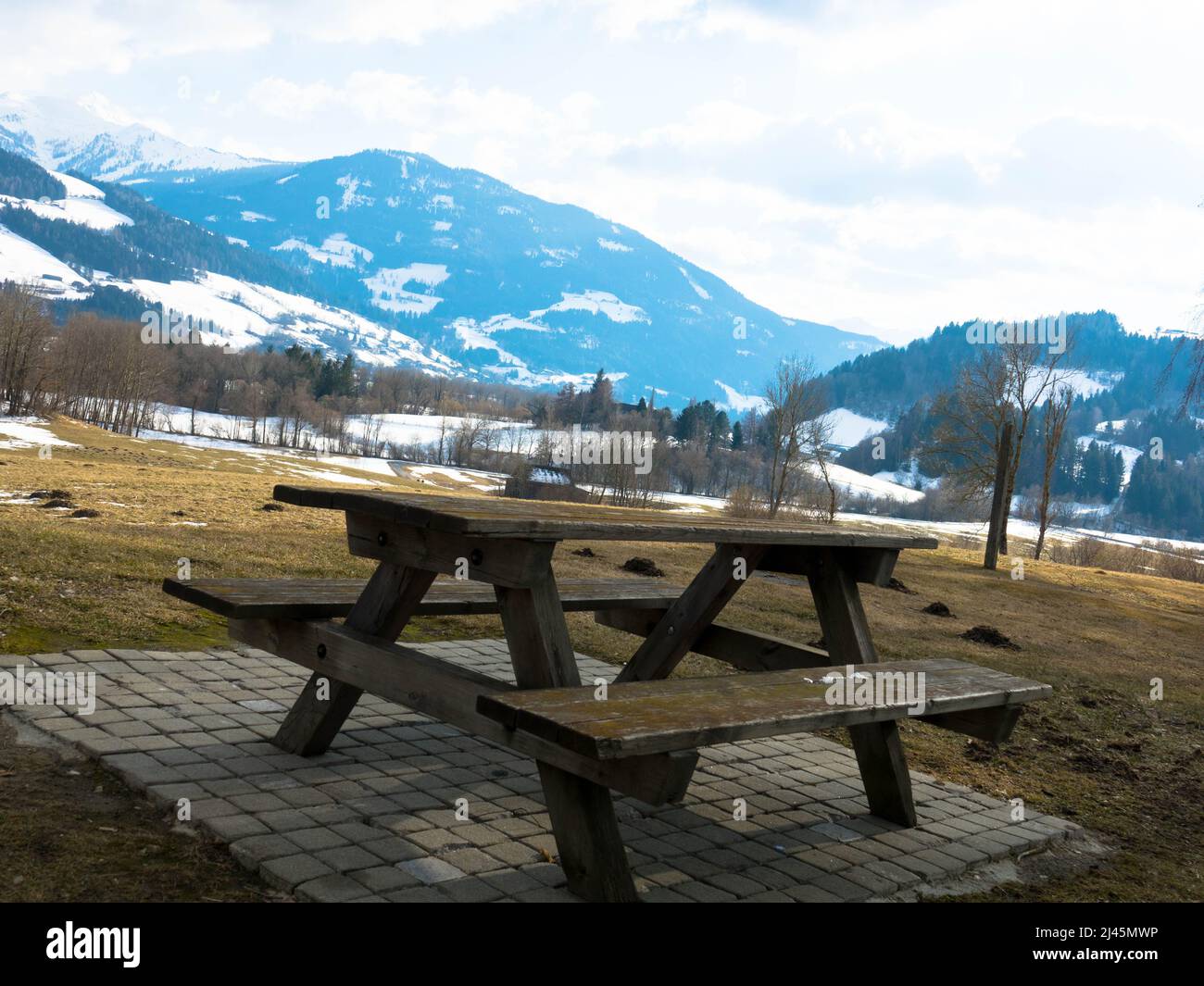 Roadside bench hi-res stock photography and images - Alamy
