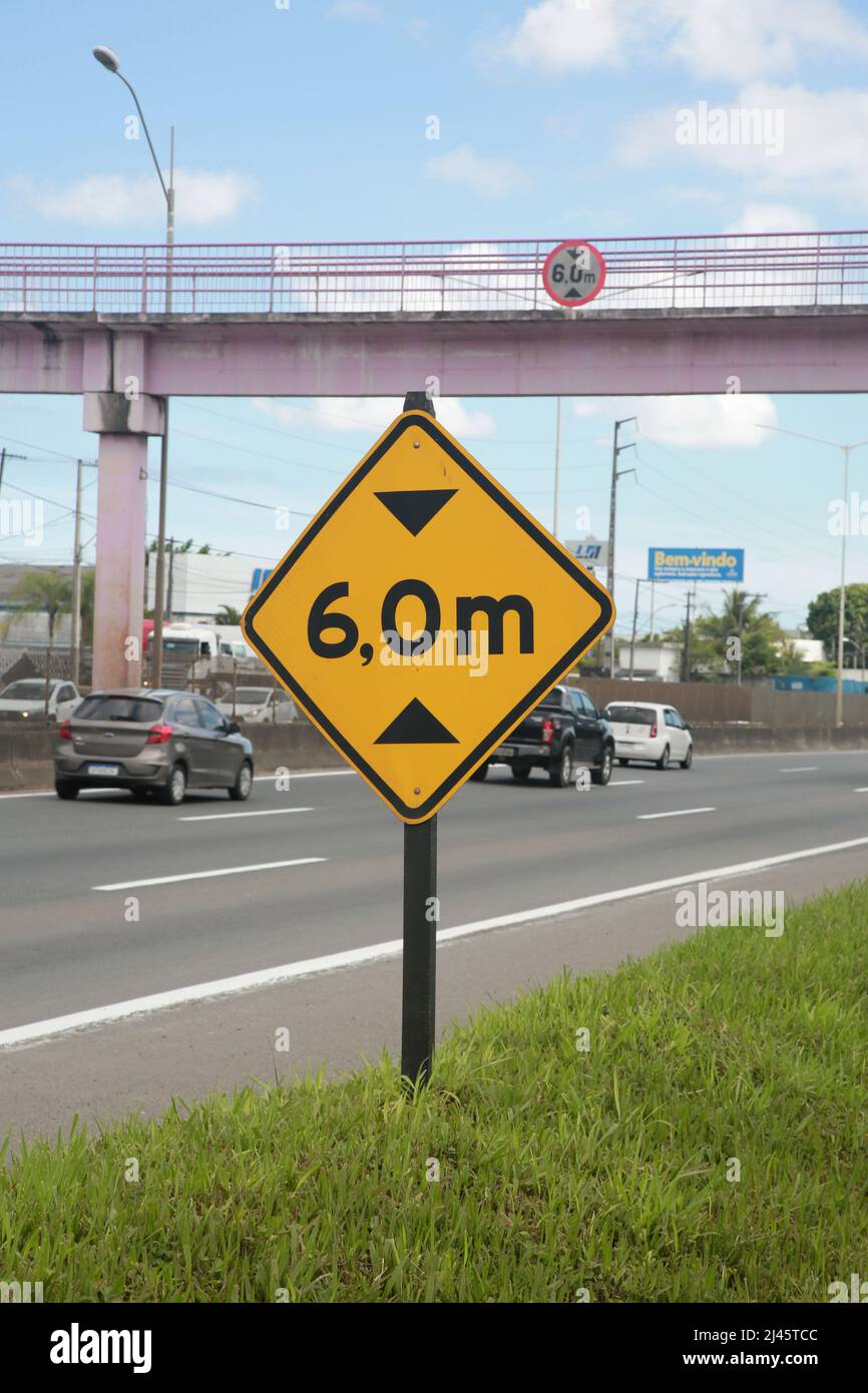 Height limit sign brazil hi-res stock photography and images - Alamy
