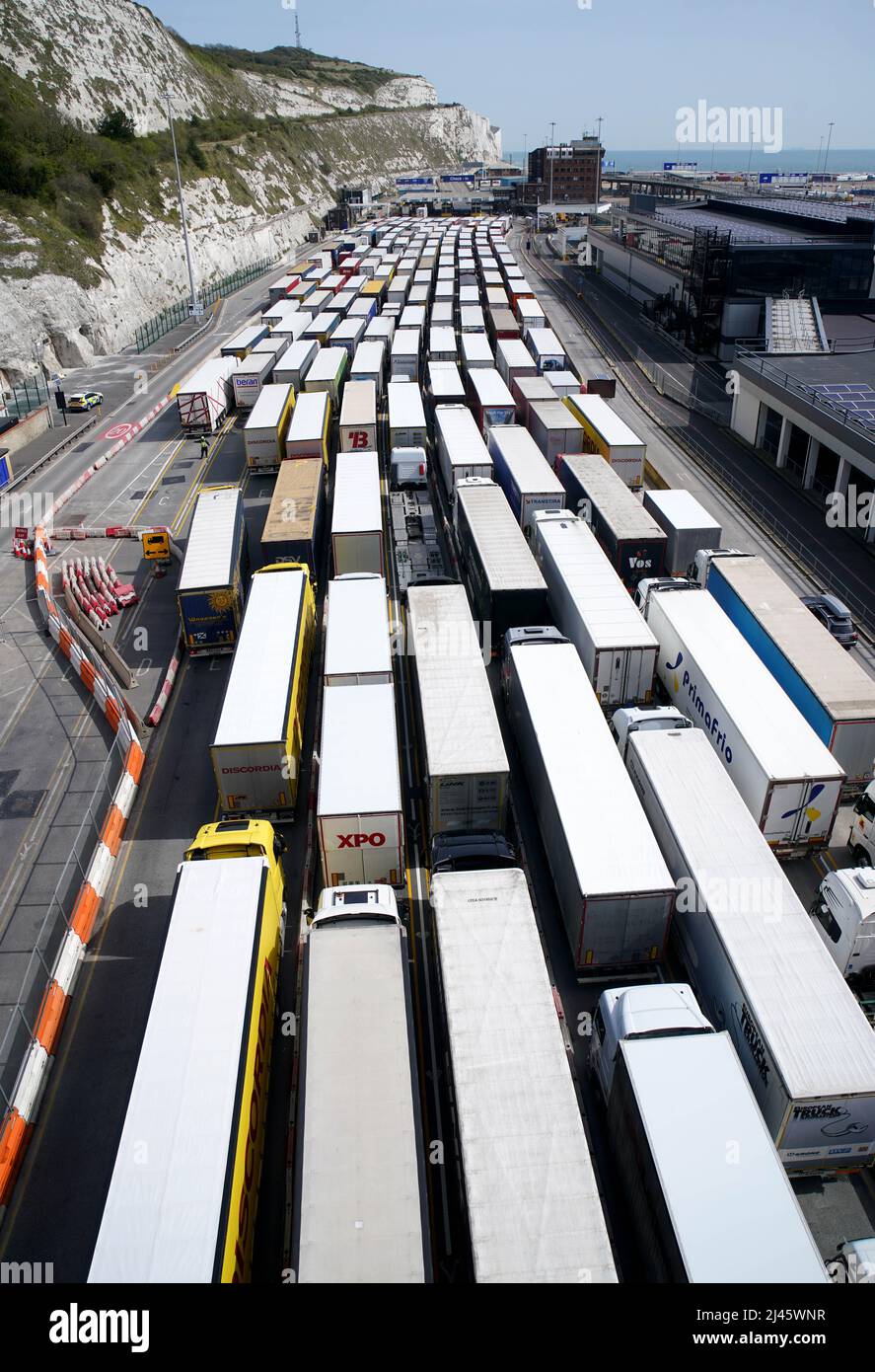 Dover lorries 2022 hi-res stock photography and images - Alamy