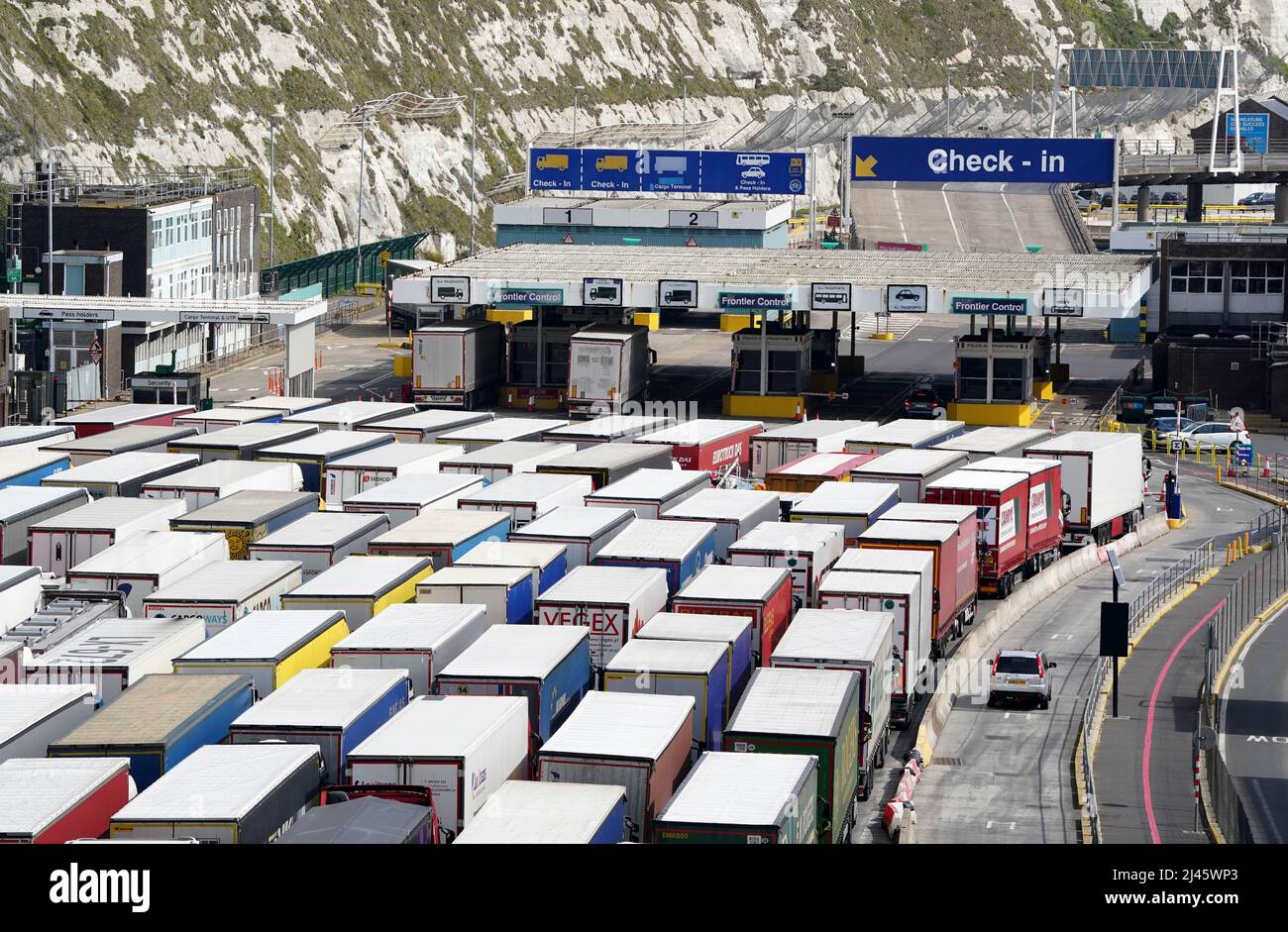 Dover lorries 2022 hi-res stock photography and images - Alamy