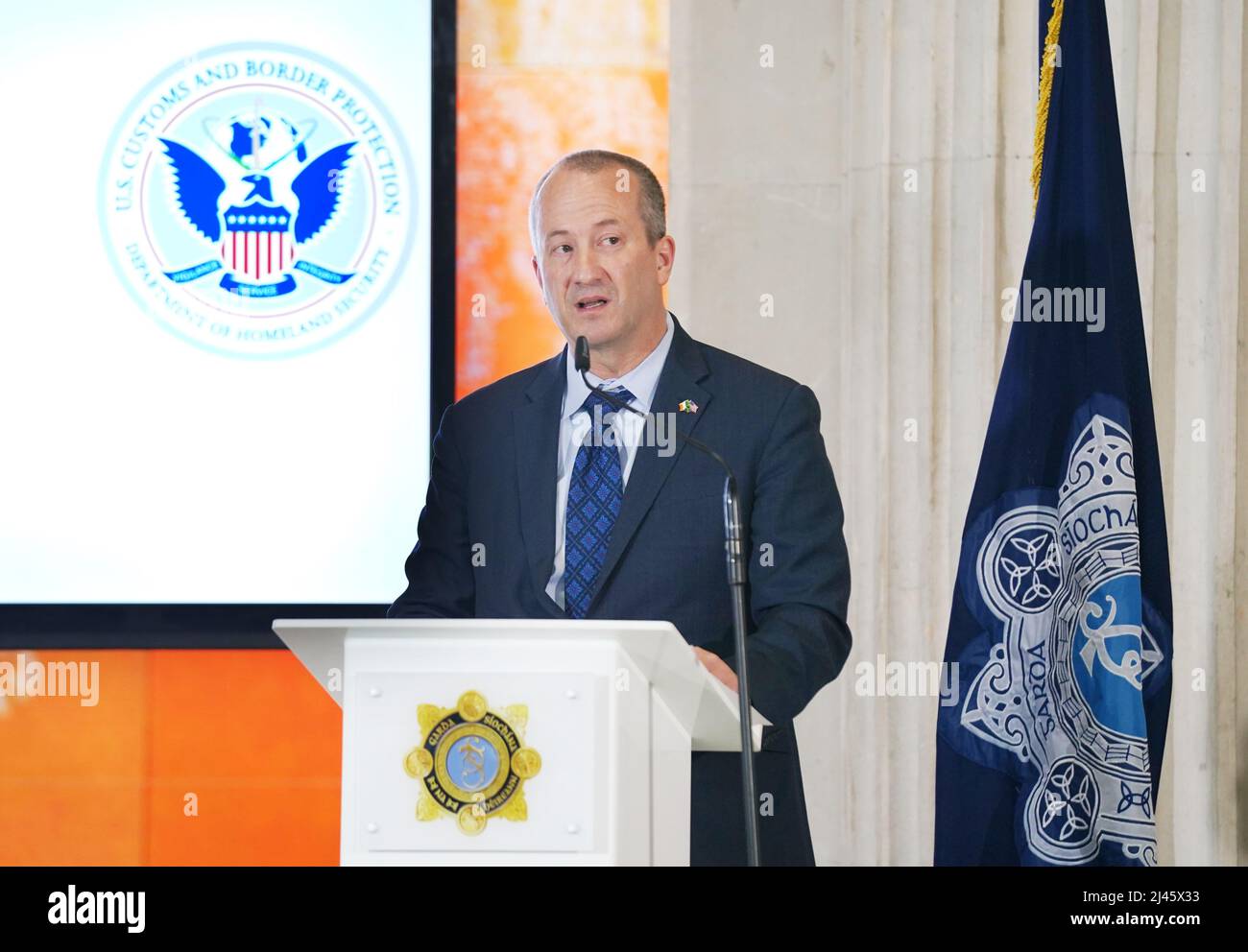 U s customs border protection deputy hi-res stock photography and ...