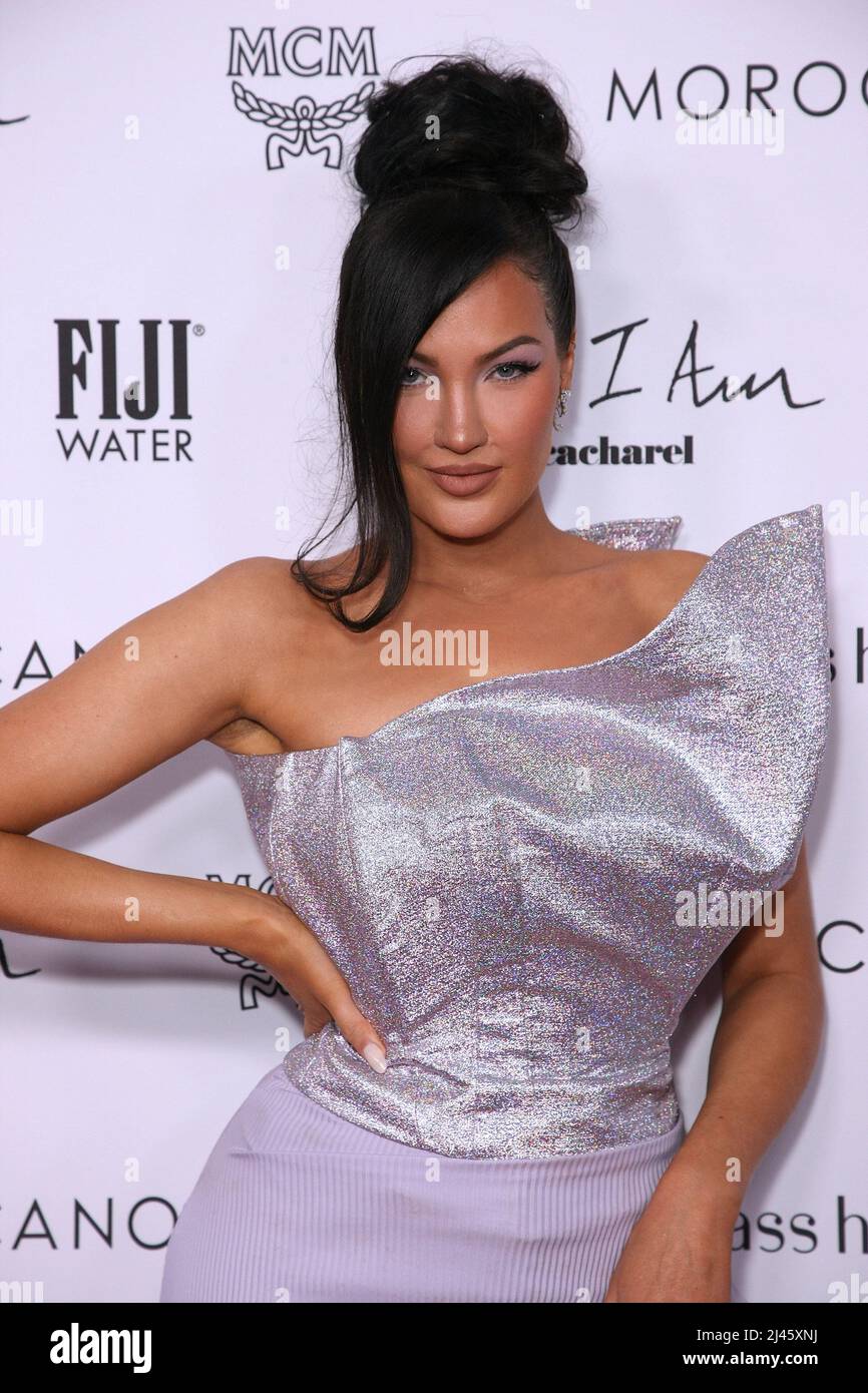 Sophia Pierson attends The Daily Front Row's 6th Annual Fashion Los ...