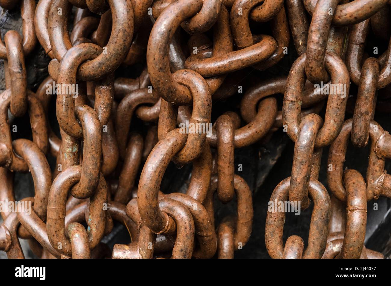 Chain loops hi-res stock photography and images - Alamy