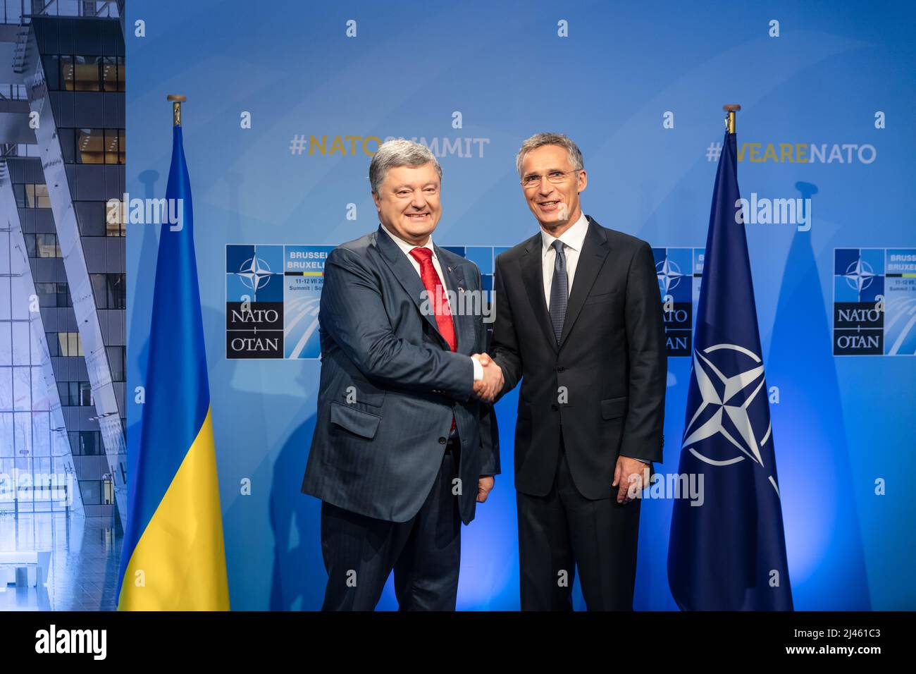 Ukrainian President Petro Poroshenko and NATO Secretary General Jens ...
