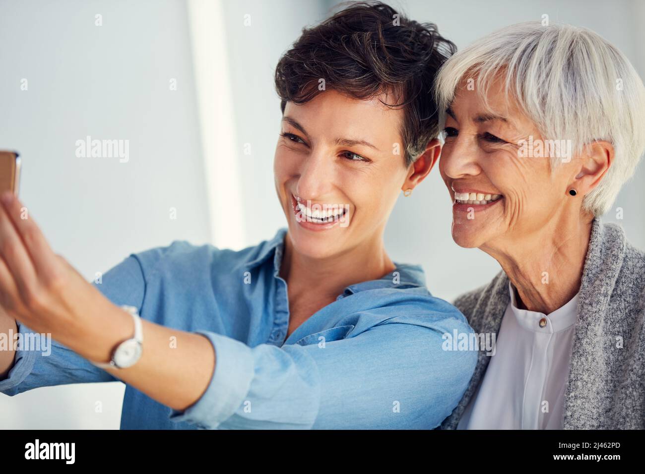 Authentic selfie shot mother daughter hi-res stock photography and ...