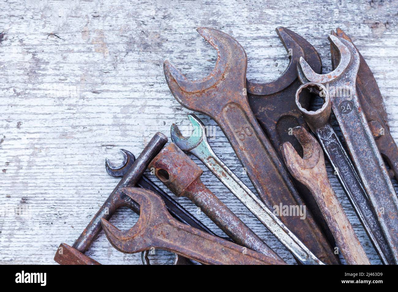 Rusty old garage tools hi-res stock photography and images - Alamy