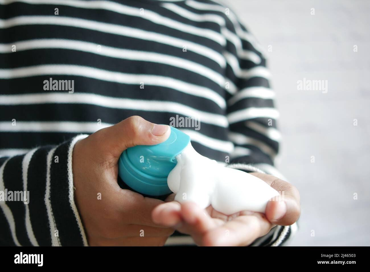 top view of shaving foam on hand Stock Photo - Alamy