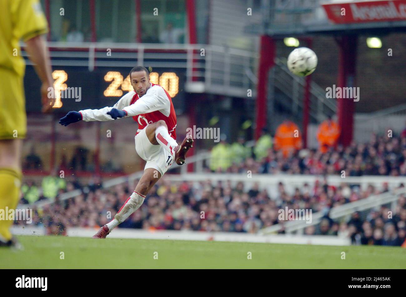 Arsenal invincibles may 2004 hi-res stock photography and images - Alamy