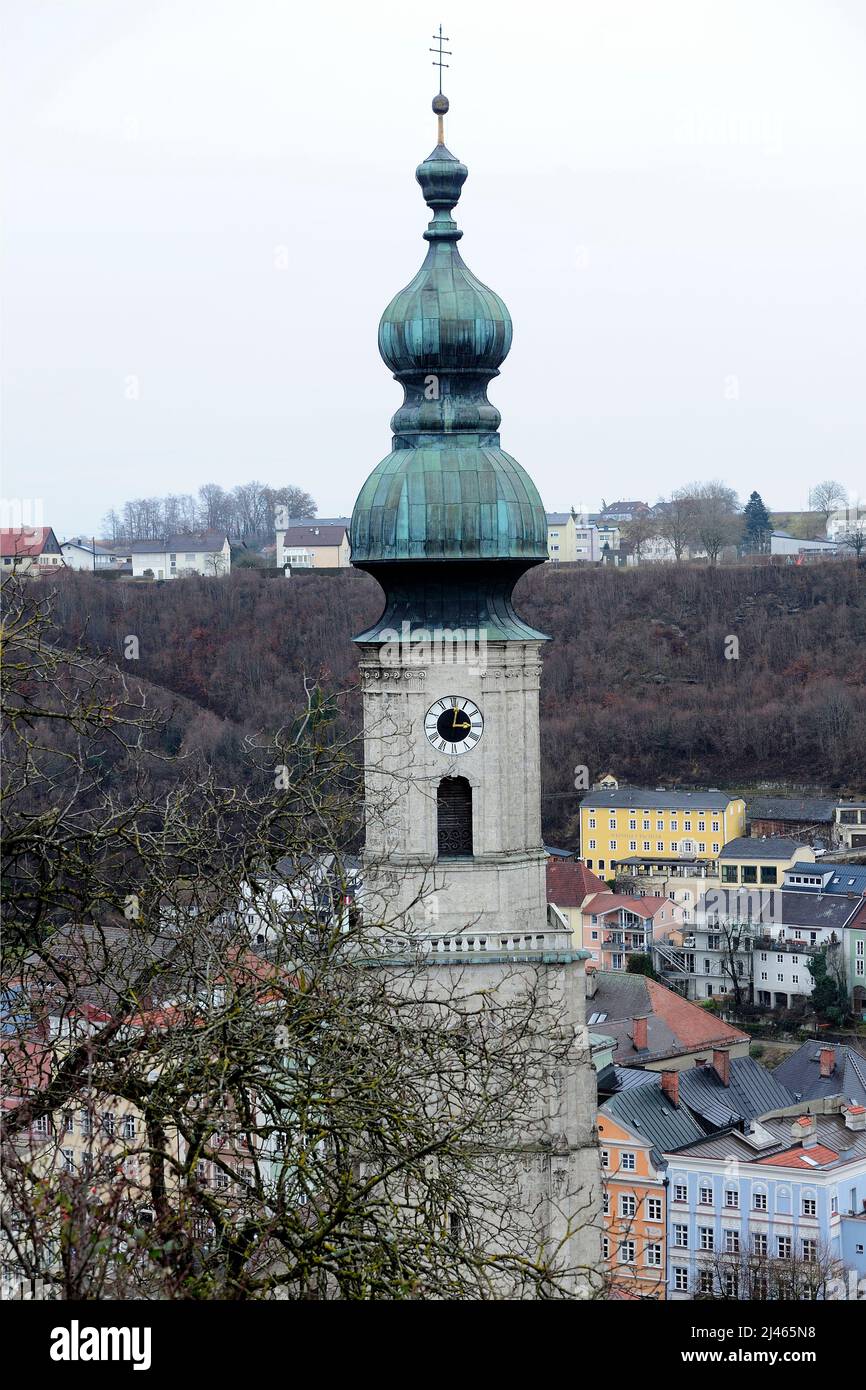 The worlds longest castle burghausen hi-res stock photography and ...