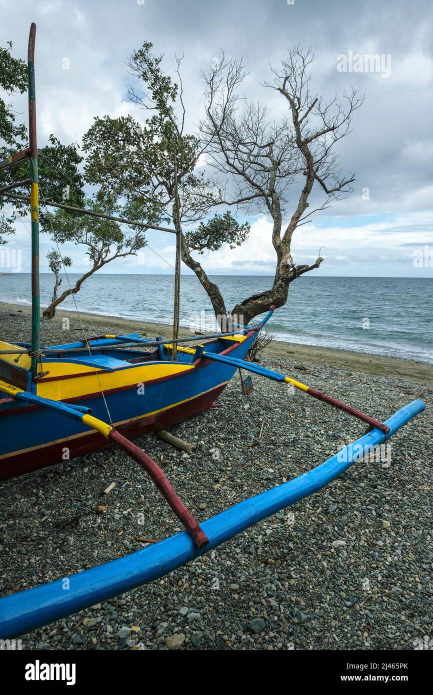 A boat on Boac beach in Marinduque, Philippines Stock Photo - Alamy