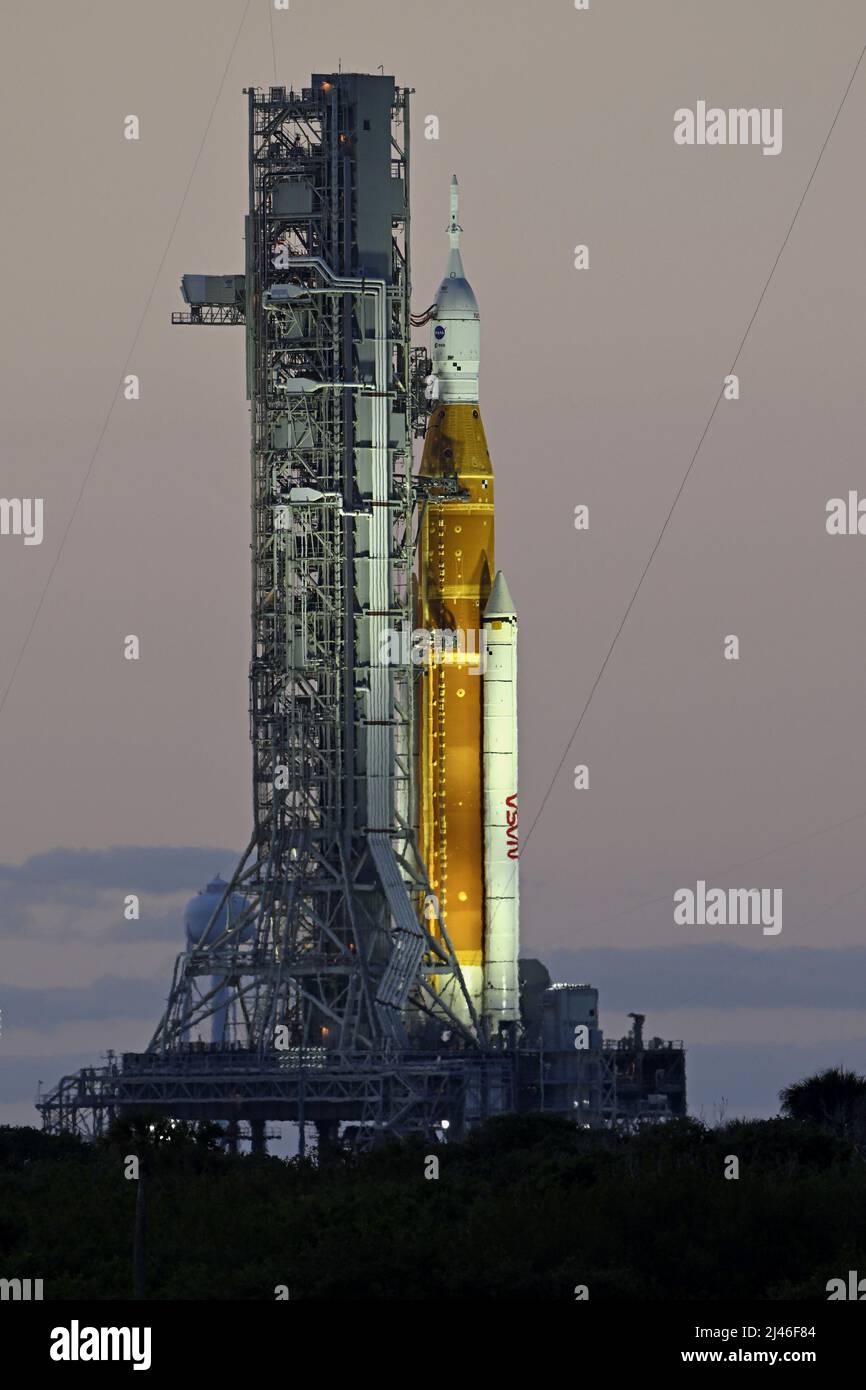 NASA's SLS Booster stands on Complex 39B at the Kennedy Space Center ...