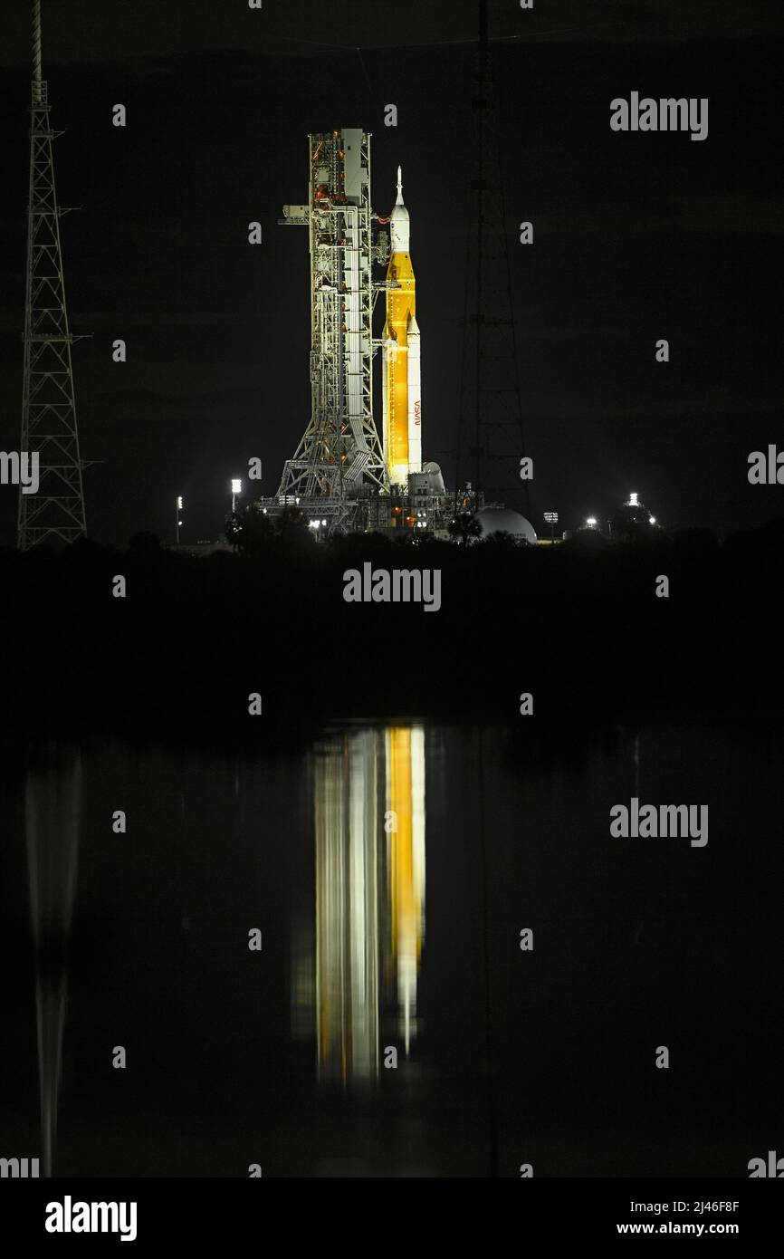 NASA's SLS Booster stands on Complex 39B at the Kennedy Space Center ...