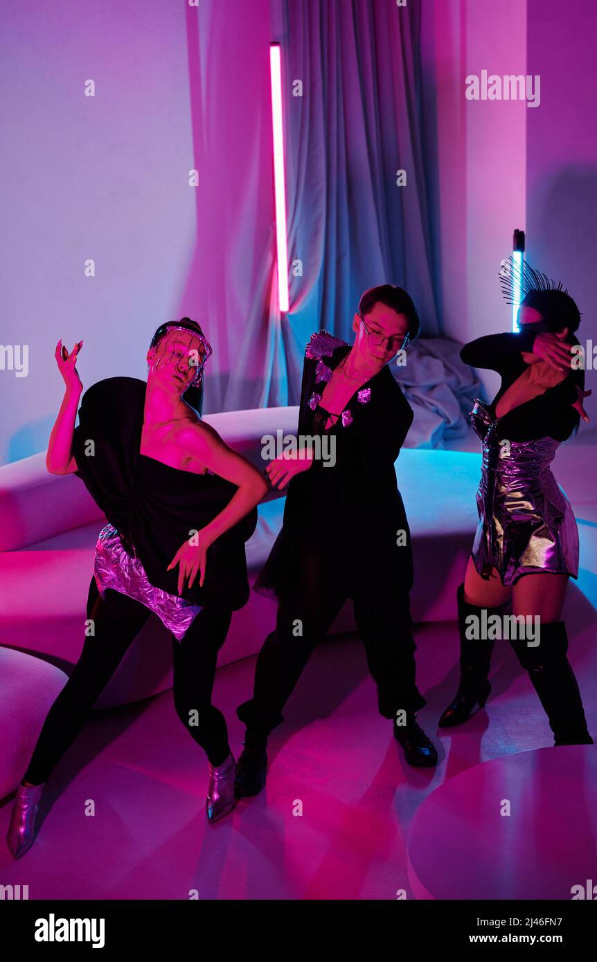 Dynamic pose woman hi-res stock photography and images - Alamy