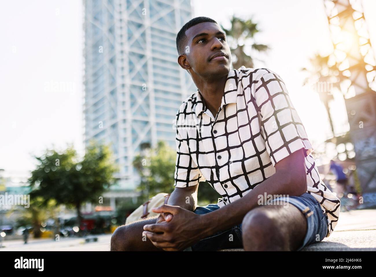 African sitting street hi-res stock photography and images - Alamy