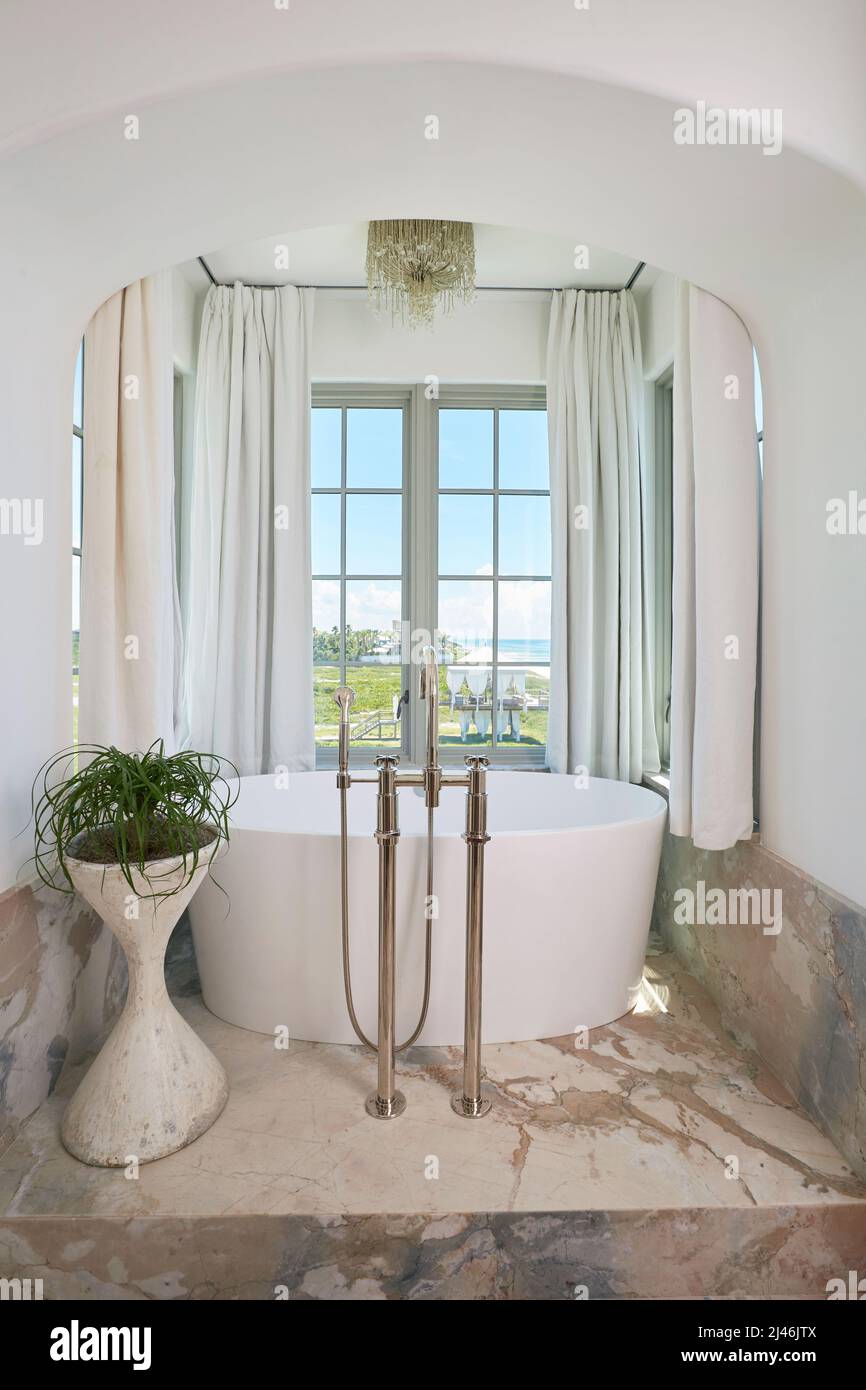Bath tub with a beautiful view Stock Photo - Alamy