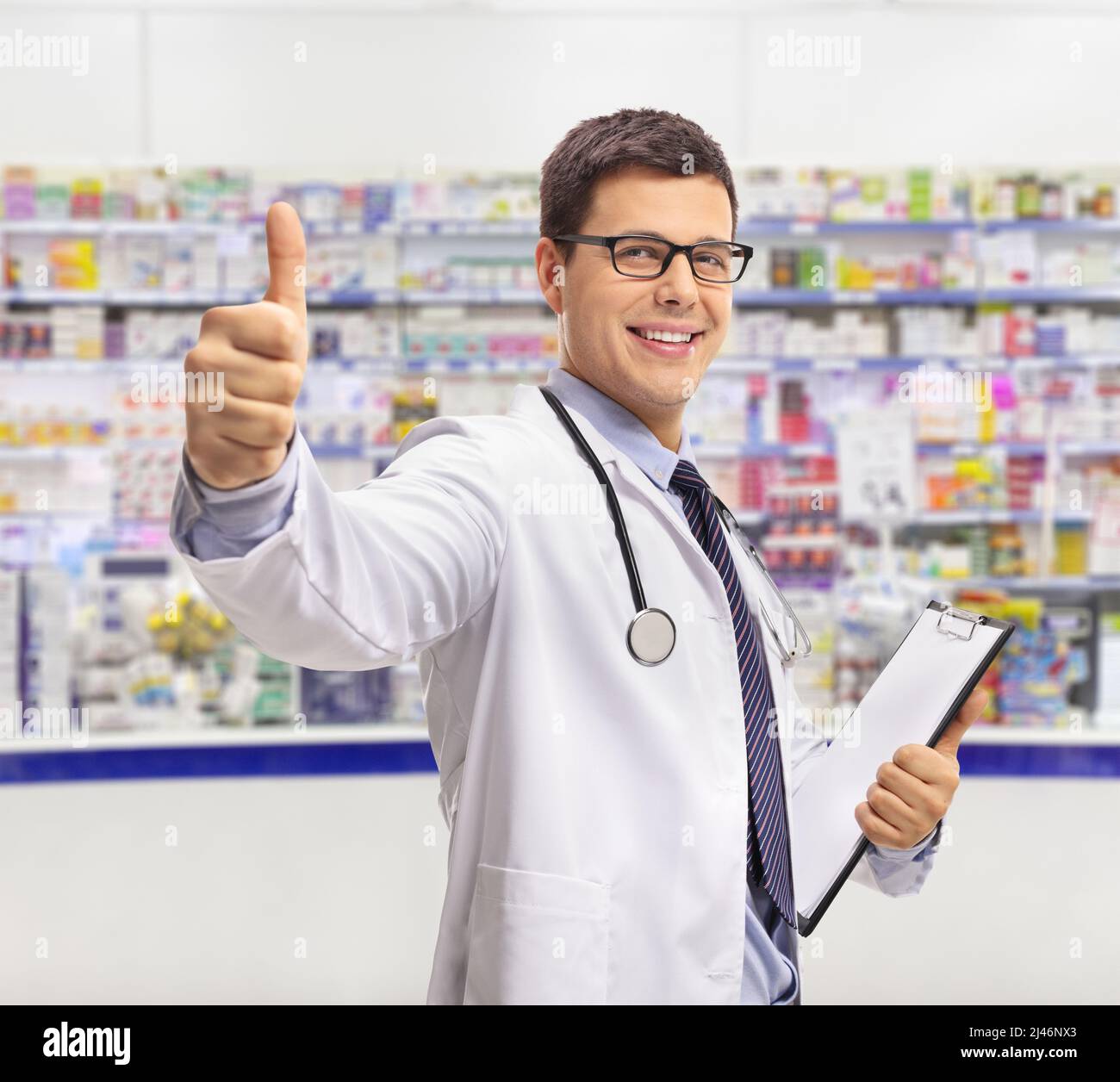 Adult male pharmacy hi-res stock photography and images - Alamy