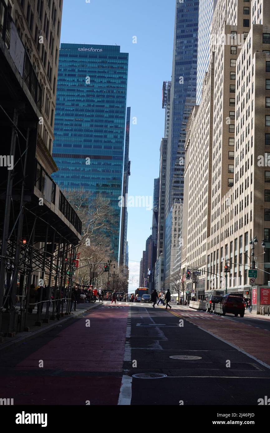 Salesforce Tower, 42nd Street Manhattan, New York, USA Stock Photo - Alamy